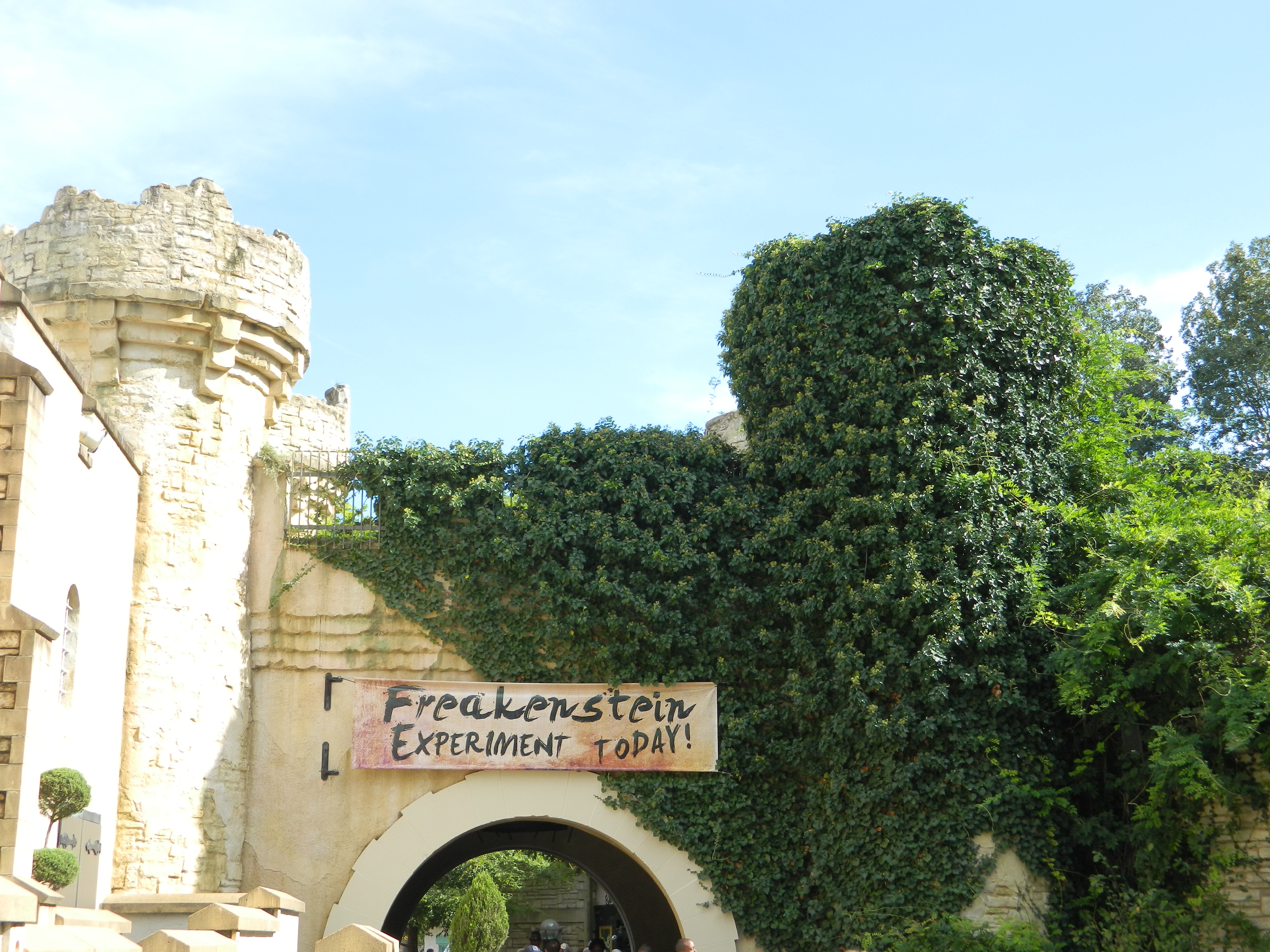 Howl-O-Scream and #FrightNight 2012 – The Dark Side of the Gardens ...